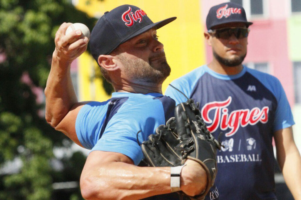 Los Tigres refuerzan su pitcheo con el norteamericano Ben Holmes - lvbp.com